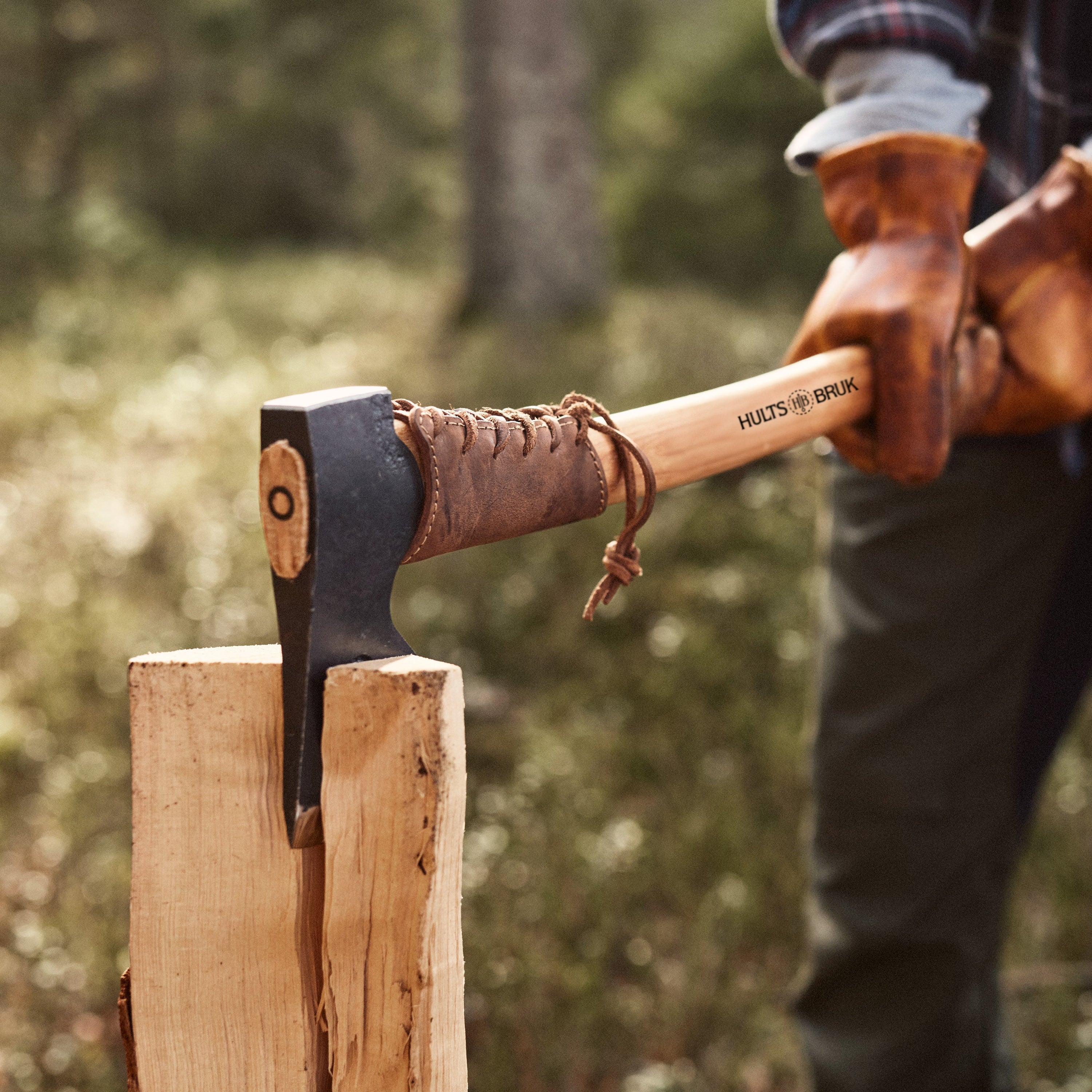 Using an axe properly – Hults Bruk